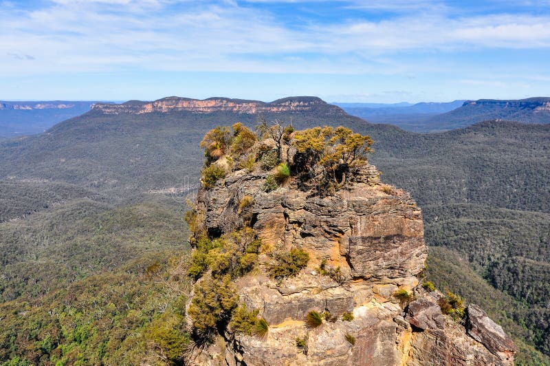 Three Sisters Rocks in Blue Mountains, Australia Stock Photo - Image of ...