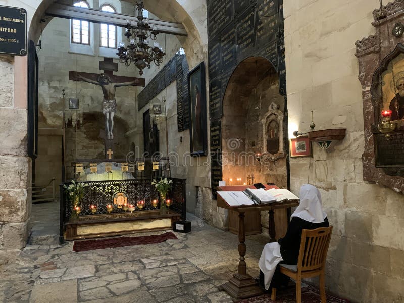 The Threshold of the Judgment Gate in the Alexander Compound in ...