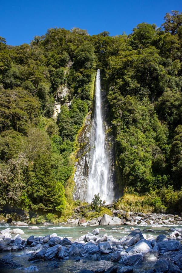 Thunder Creek Falls stock image. Image of landscape - 321113095