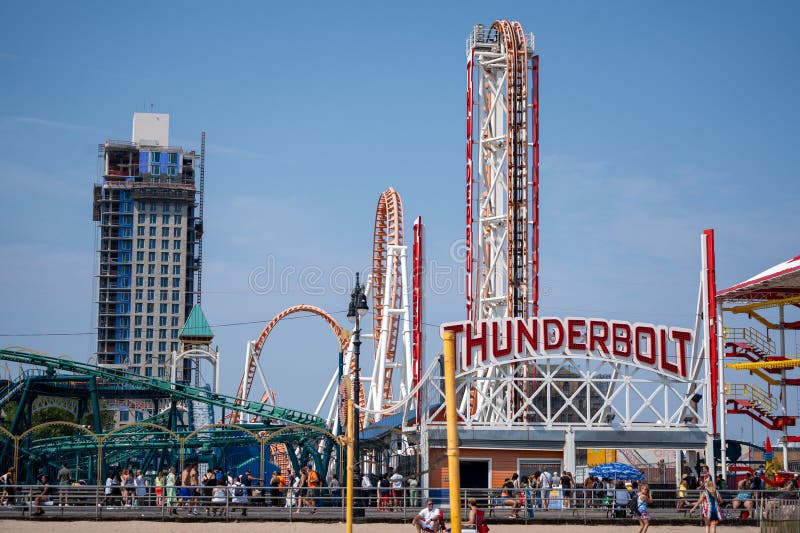 Thunderbolt Ride, Coney Island Editorial Stock Image - Image of park ...