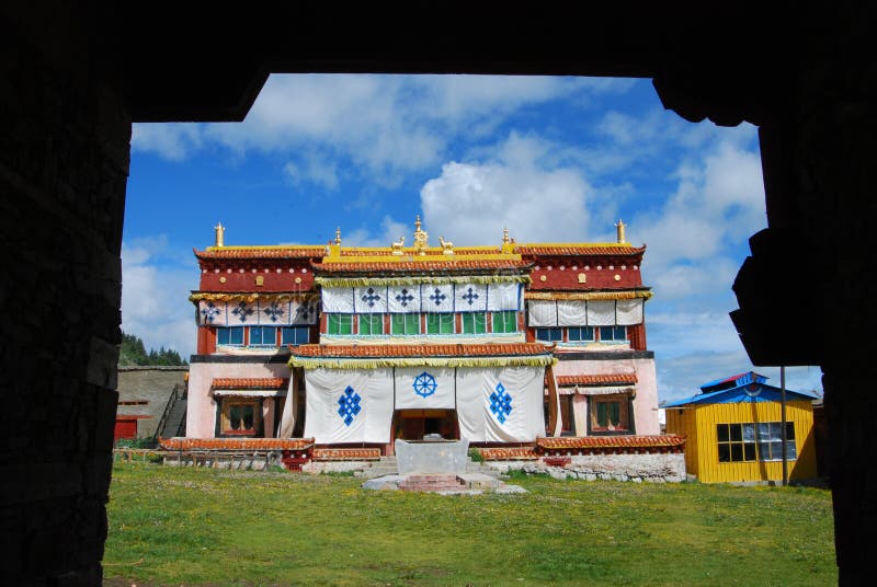 Tibetan monastery editorial photo. Image of tibet, lama - 27282791