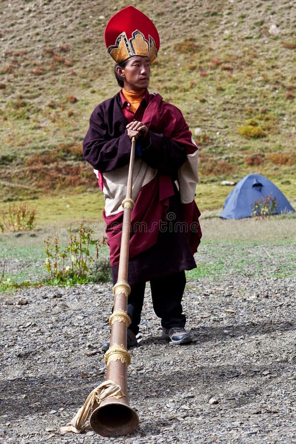 Tibetan monk editorial photography. Image of clothes - 27271977
