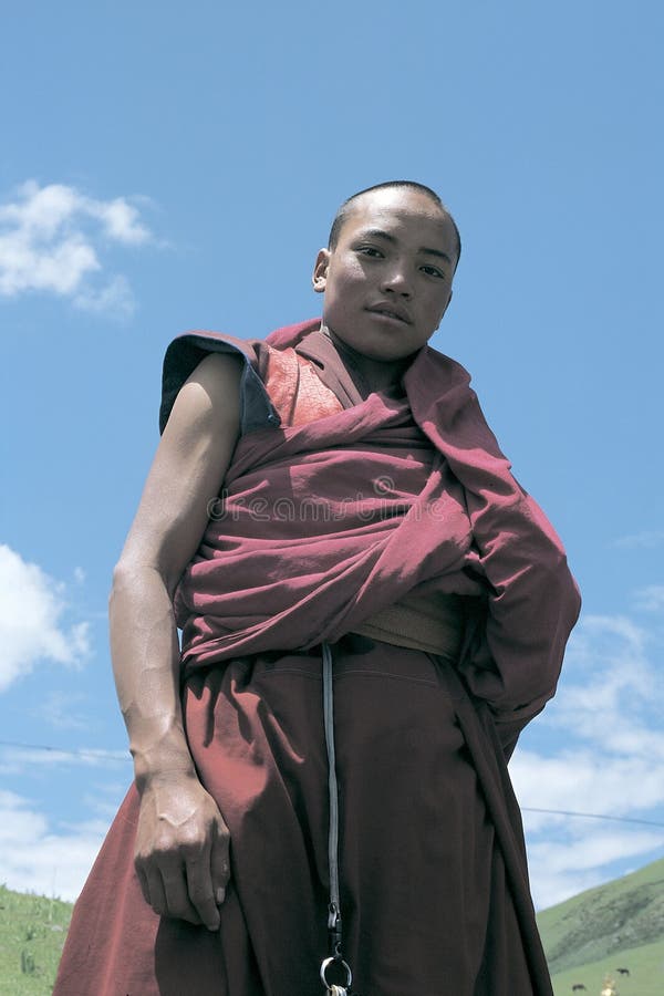 Tibetan monks editorial photo. Image of lamaism, worship - 27616731