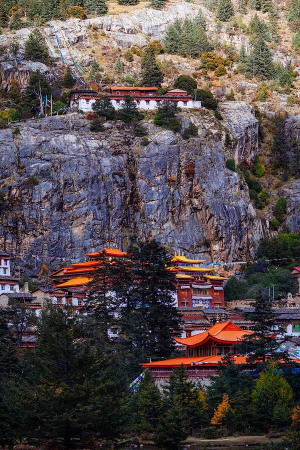 The Tibetan snow mountain stock photo. Image of china - 5111542