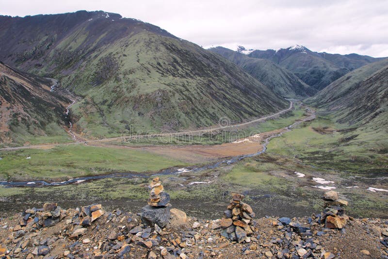 Tibetan scenery stock image. Image of mountains, mountain - 33138963