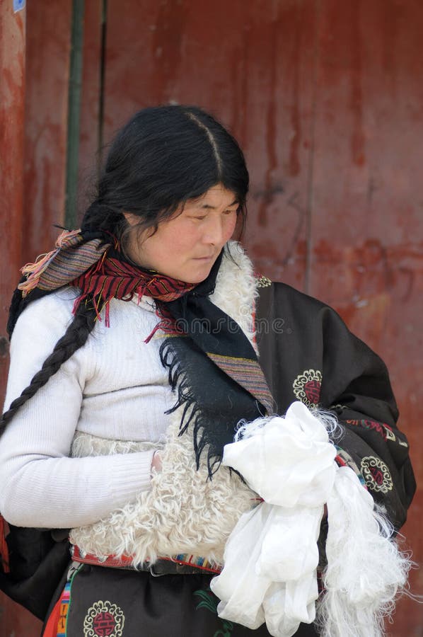 Tibetan woman editorial photo. Image of girl, female - 14364121