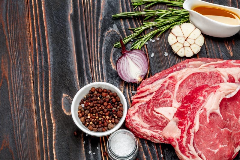 Tibia Organique Cru De Viande De Boeuf Image stock - Image du vivacité ...