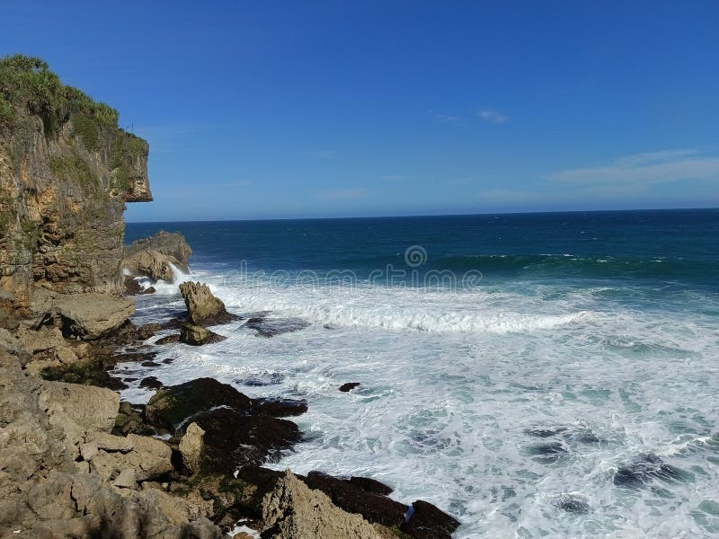 Tidal Waves in the Ocean Hit the Cliffs and Rocks Stock Image - Image ...