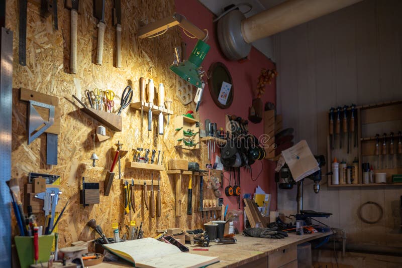 Neat Carpentry Studio, Workstation Workbench with Carefully ...