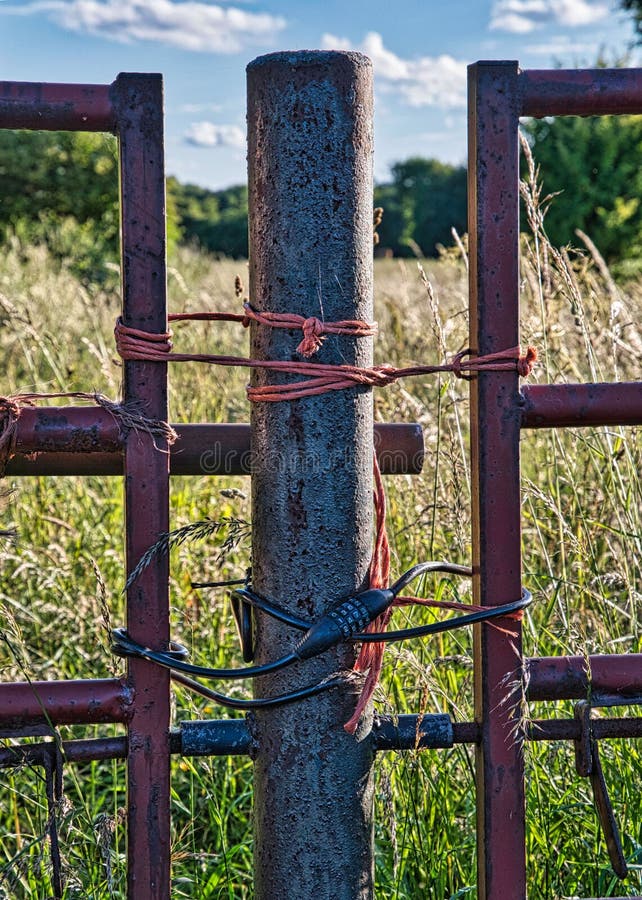 Tie post center pice stock image. Image of pice, center - 251134807