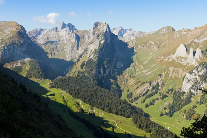Saentis Die Schweiz Mit Wolken Stockbild - Bild von berge, idyllisch ...