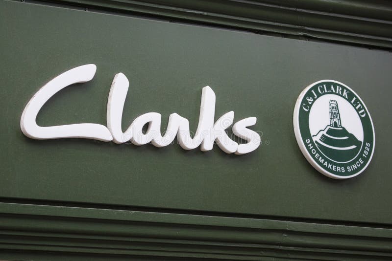 Tienda de Clarks imagen de archivo editorial. Imagen de emblema - 123416504