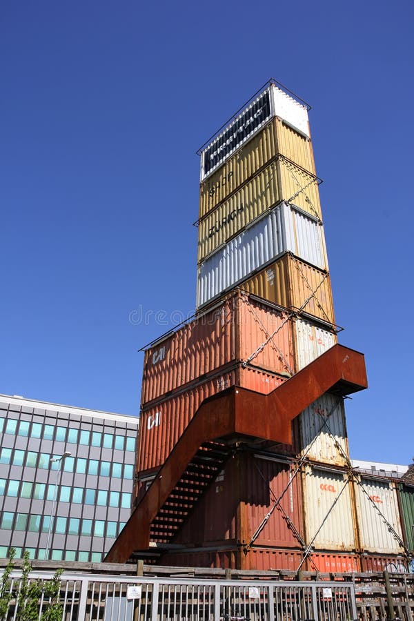 Freitag tower zurich suiza foto de archivo editorial. Imagen de envase ...