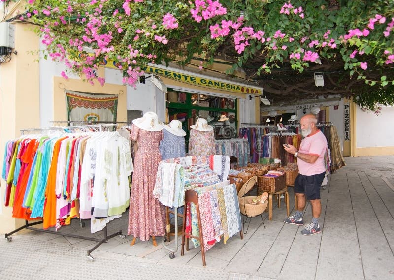 Tienda Sa Posada De L ` Artesa Del Recuerdo Imagen de archivo editorial ...