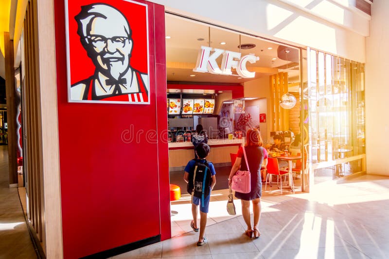 Tienda De KFC Kentucky Fried Chicken Imagen editorial - Imagen de feliz ...