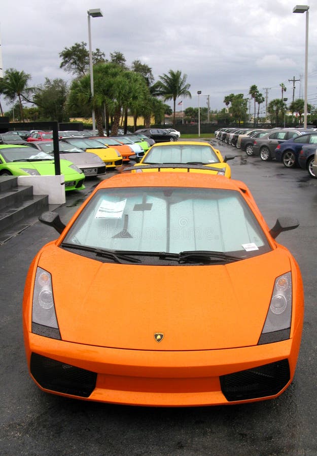 Tienda De Lamborghini En Miami Imagen de archivo editorial - Imagen de ...