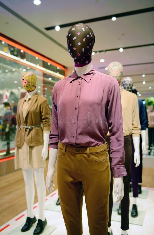 Tienda de ropa en Shangai imagen de archivo. Imagen de elegante - 34899351