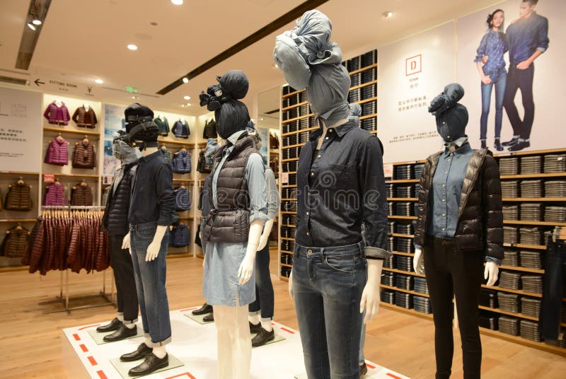 Tienda de ropa en Shangai fotografía editorial. Imagen de bueno - 34900437