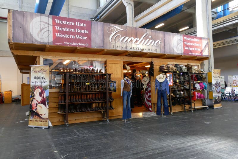 Tienda Original Occidental De La Ropa Del Estilo Foto editorial ...