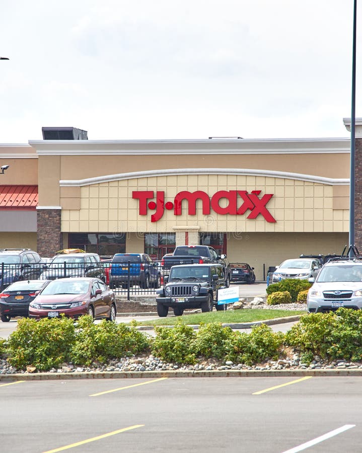Tienda Y Logotipo De TJ Maxx Imagen de archivo editorial - Imagen de ...