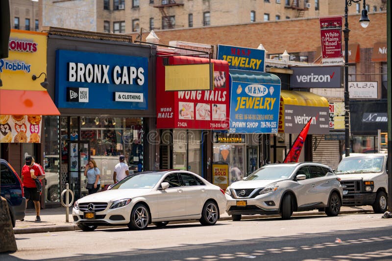 Tiendas en el Bronx NY imagen de archivo editorial. Imagen de america ...