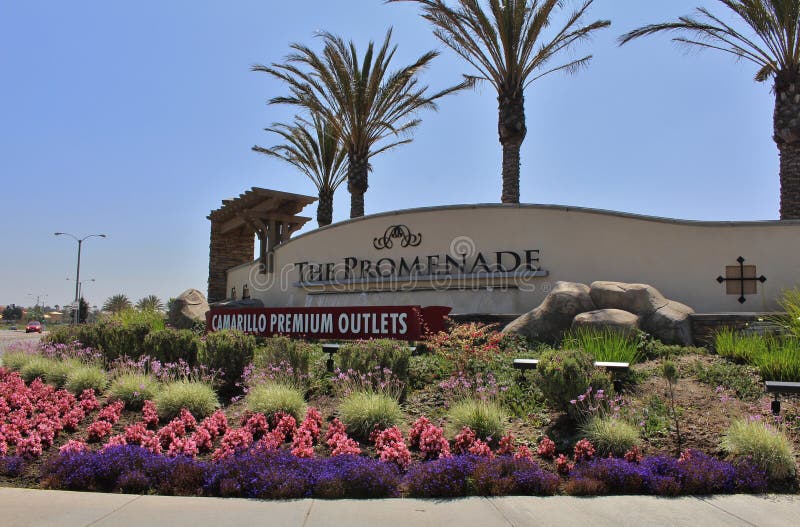 Tiendas outlets imagen de archivo editorial. Imagen de venta - 56791964