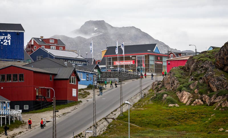 Tiendas Y Edificios De Sisimiut Greenland Imagen de archivo editorial ...