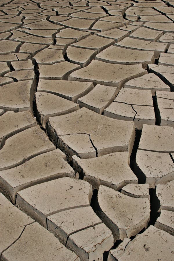 Tierra agrietada imagen de archivo. Imagen de problema - 1492999
