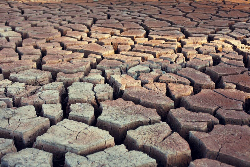 Tierra agrietada imagen de archivo. Imagen de agrietado - 27266577