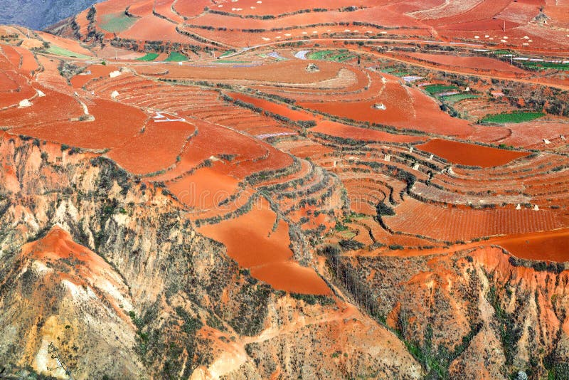Tierra Roja En Dong Chuan, China Imagen de archivo editorial - Imagen ...