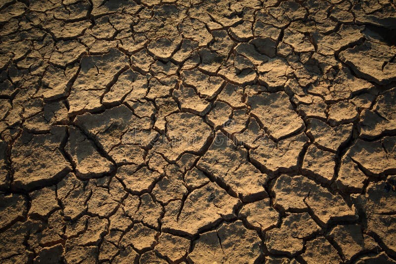Tierra seca imagen de archivo. Imagen de grietas, clima - 40116951