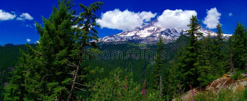 Tiger Mountains En Washington State Photo stock - Image du tigre, ciel ...