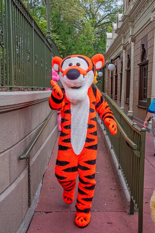 Tigger Character in DIsney Magic Kingdom Editorial Stock Photo - Image ...