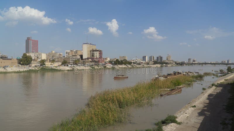 Río Tigris en Iraq foto de archivo. Imagen de claro, abandonado - 68705288