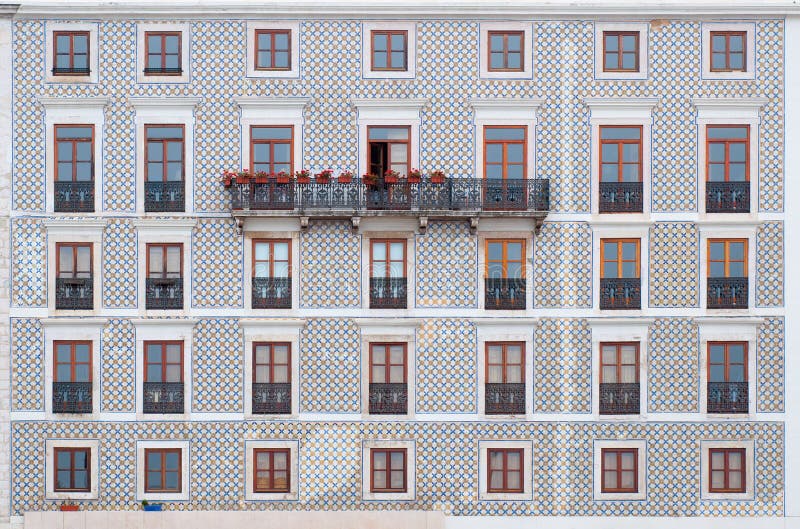 Tile Facade with Wooden Windows. Typical Lisbon Architecture, Portugal ...