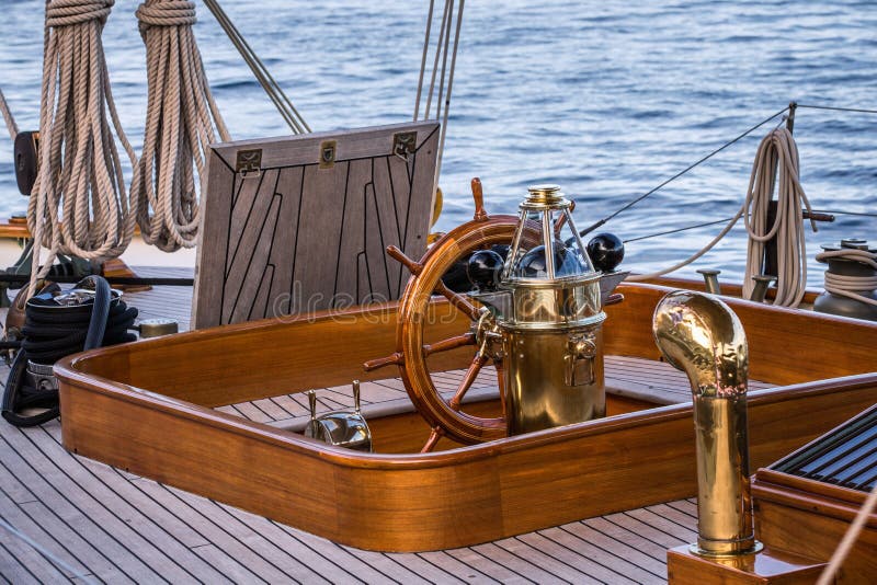 Timón del barco de vela foto de archivo. Imagen de nostalgia - 26306900