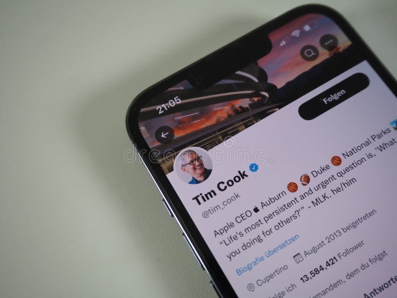 Tim Cook on Twitter and an IPhone 13 Editorial Photo - Image of macbook ...