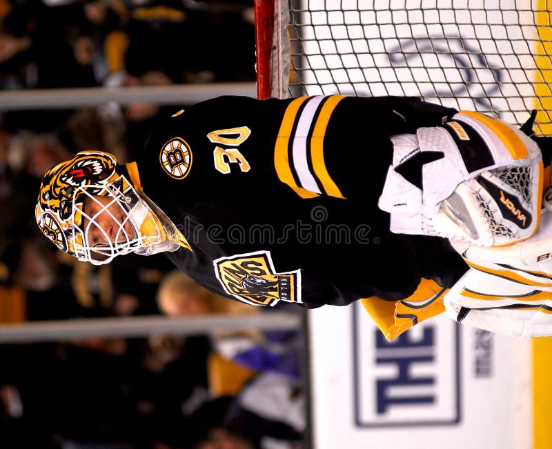 Tim Thomas Boston Bruins editorial photography. Image of game - 23471162