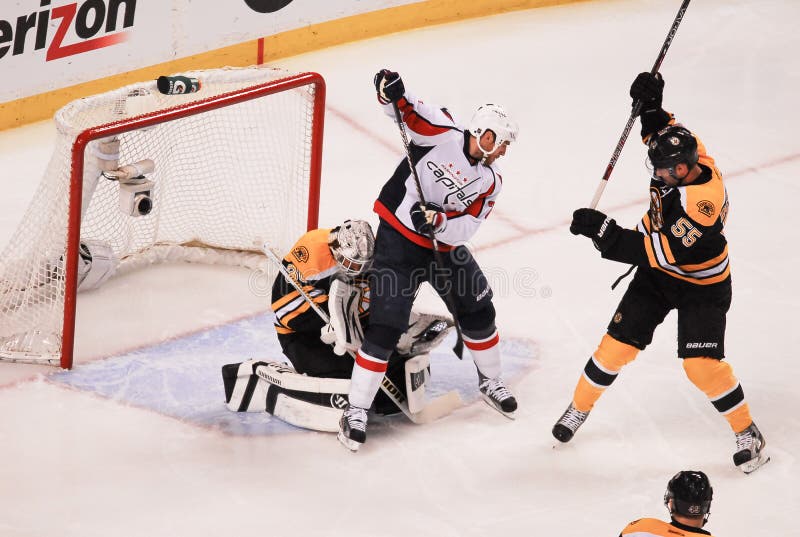 Tim Thomas editorial image. Image of bruins, signs, hockey - 110496990