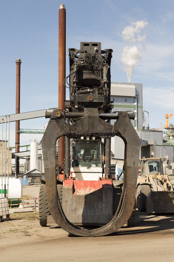 Timber lifter stock photo. Image of grab, timber, hook - 70995164