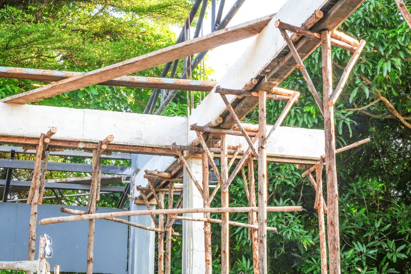 Timber Prop Beam, House Under Construction Stock Photo - Image of ...