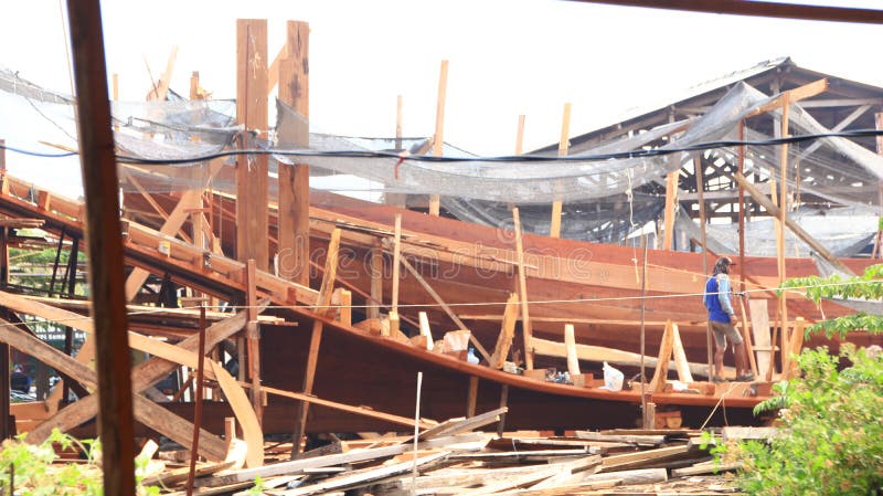 Timber Shipbuilder Working while Working Editorial Stock Image - Image ...