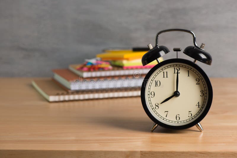 8 Hour Clock Icon Photos - Free & Royalty-Free Stock Photos from Dreamstime