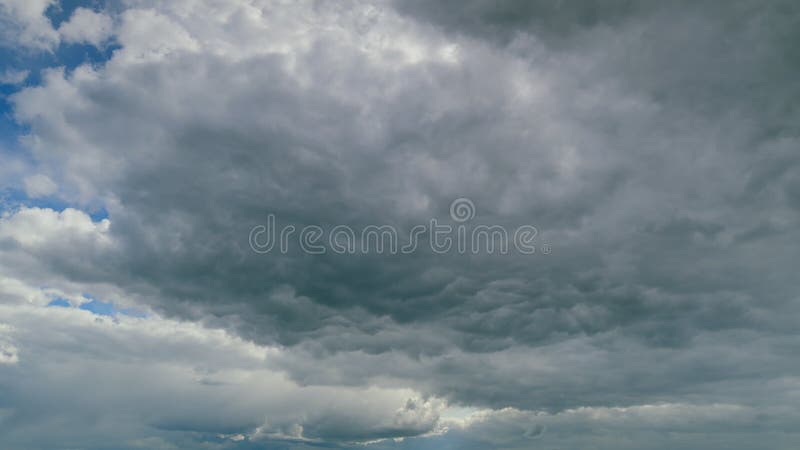 Witness the Dramatic Cloud Formation that Beautifies the Overhead Sky ...
