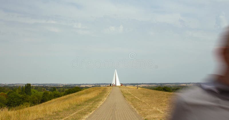 Time-lapse of the Midsummer Boulevard Light Pyramid in Milton Keynes ...