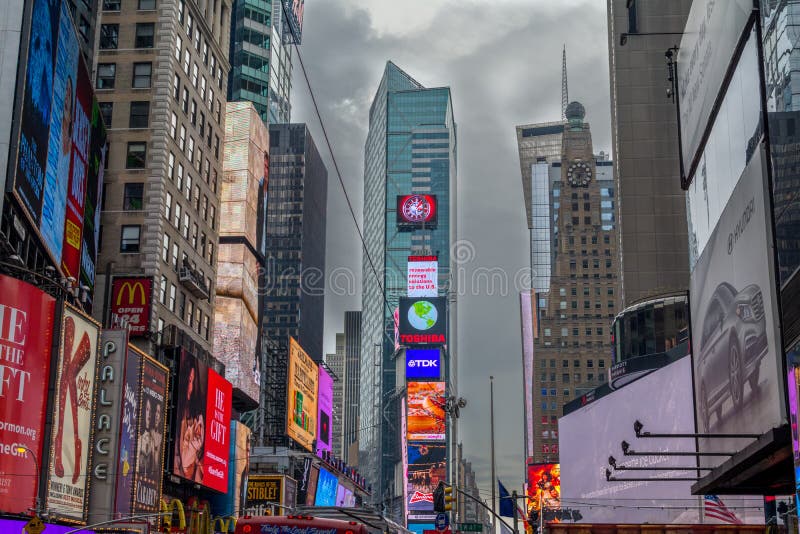 NYPD Police Squad Car Goes To Emergency Call with Alarm and Siren Light ...