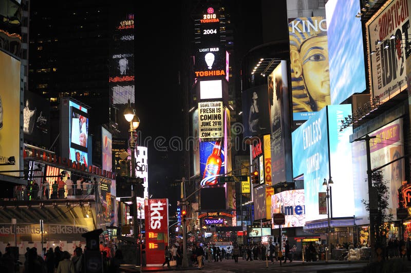Time Square at night editorial photo. Image of manhattan - 16243561