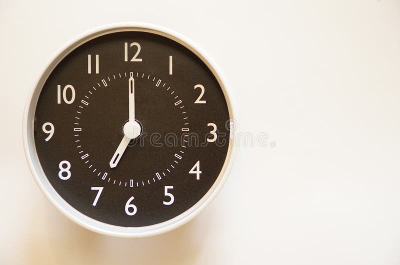 Time is 7:00 stock image. Image of hour, analog, minute - 113354667