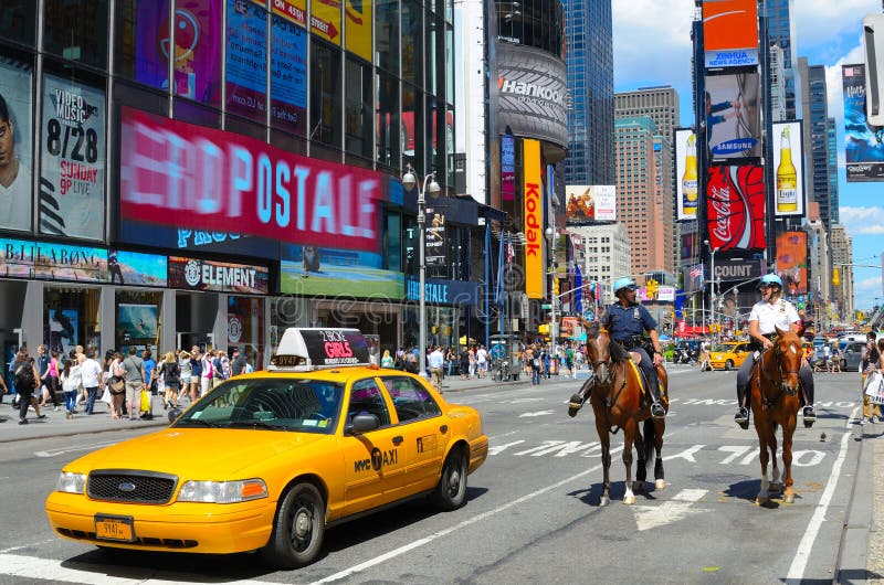 Times Square editorial stock image. Image of crowds, apartments - 20925864