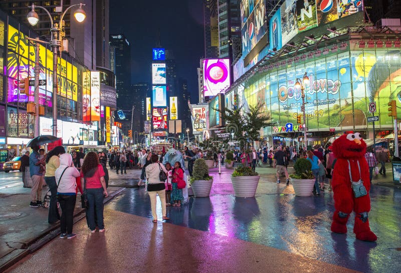 Times Square of Toronto editorial stock image. Image of toronto - 14666009